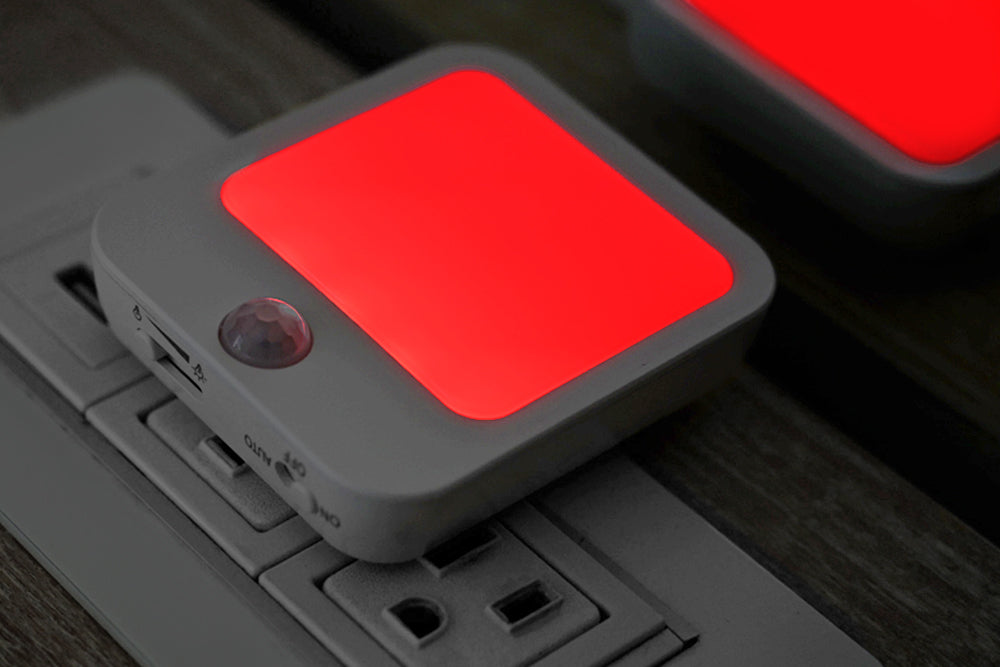 Plug In Night Light | Pure Red Light | BON CHARGE – Bon Charge